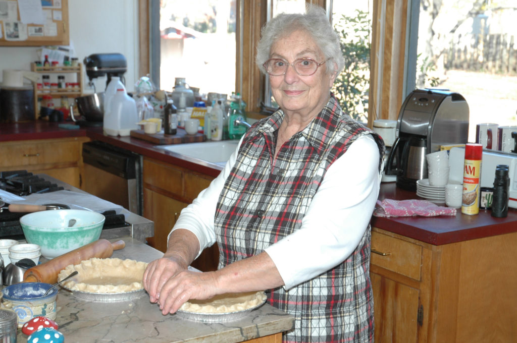 Pie Lady makes holidays sweeter | News, Sports, Jobs - Lawrence Journal ...